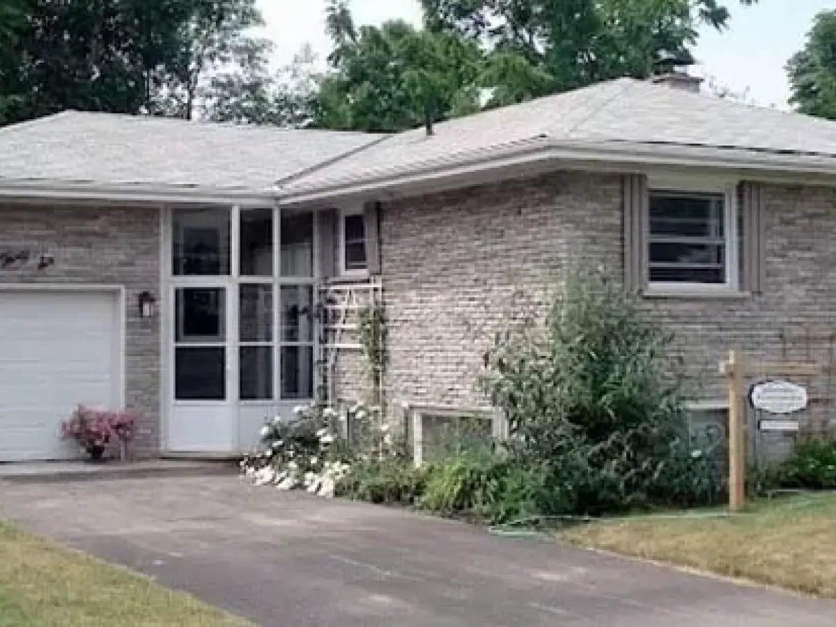 Greystone Cottage :: Vacation Rental in Southampton Ontario